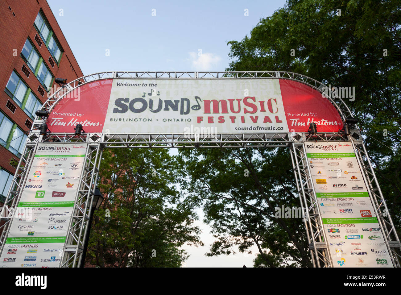 The sound of music hi-res stock photography and images - Alamy