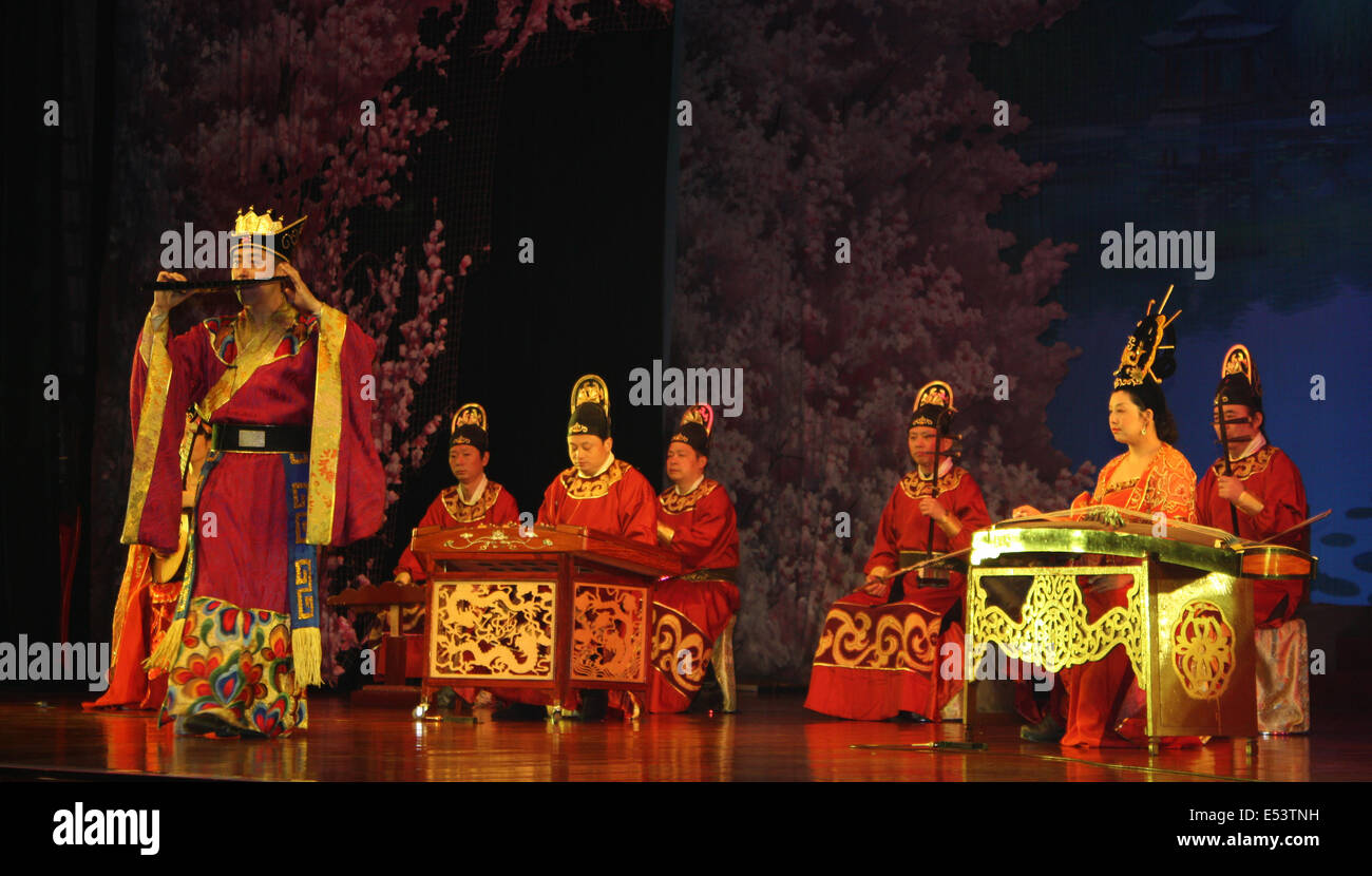 Chinese musicians hi-res stock photography and images - Alamy