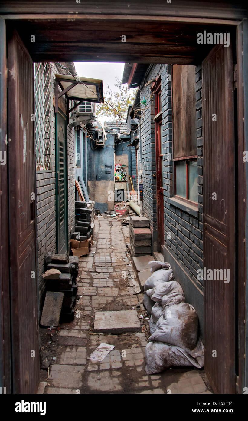 Narrow walkways in a Hutong in Beijing, China Stock Photo - Alamy