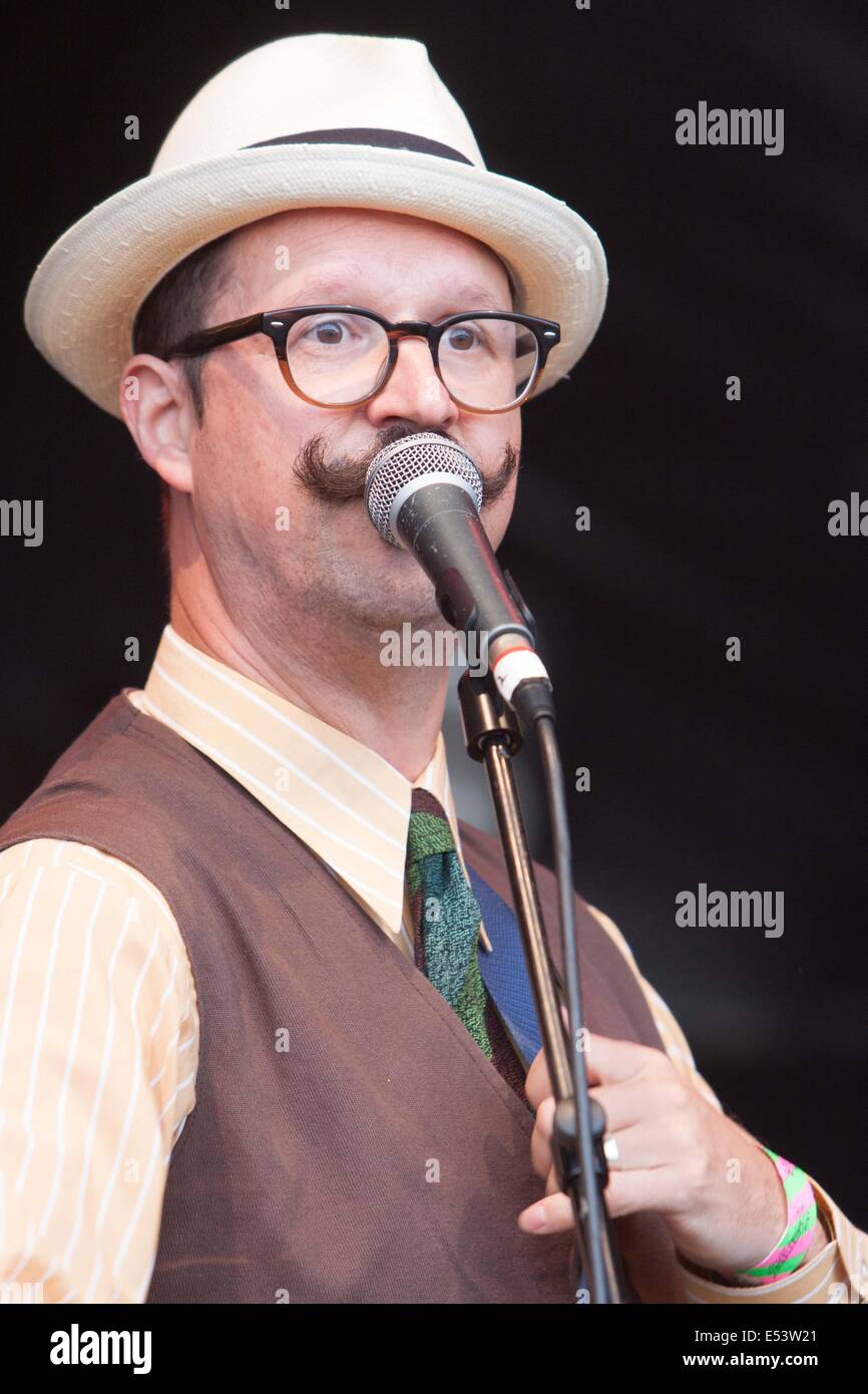Chap hop hi-res stock photography and images - Alamy
