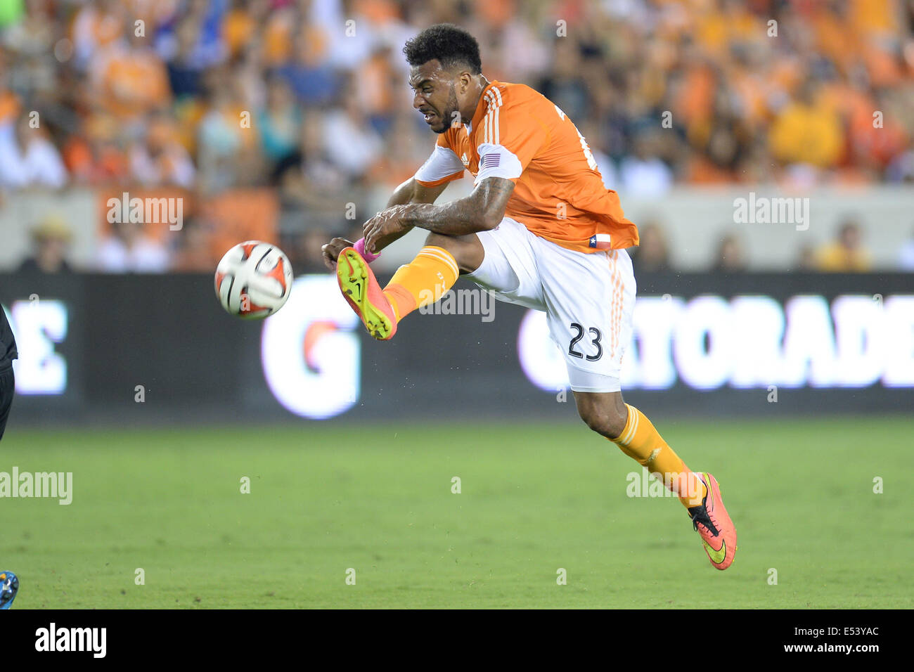 Houston, Texas, USA. 19th July, 2014. Houston Dynamo forward Giles ...