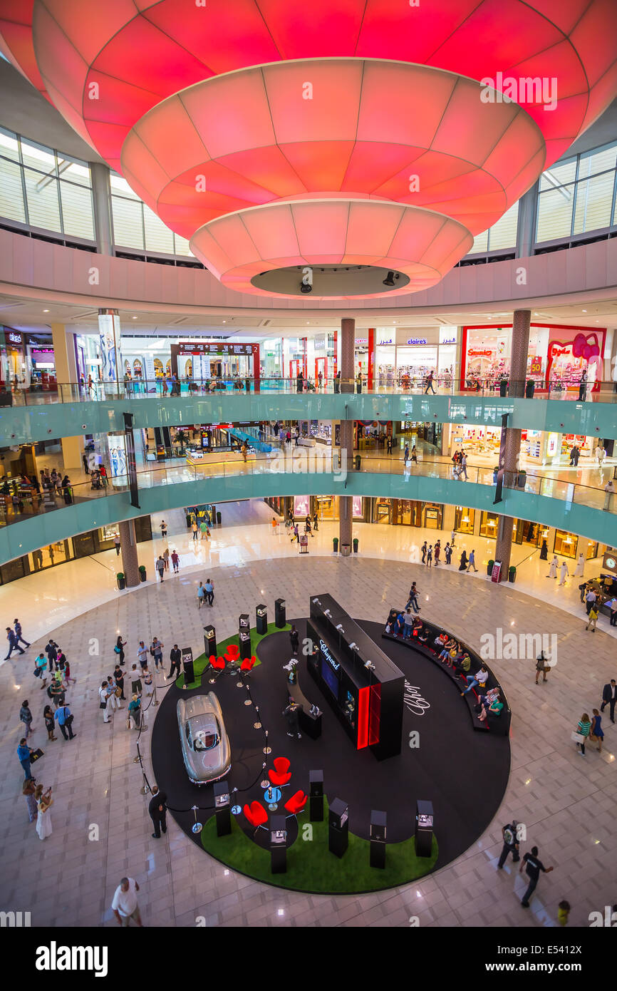 Dubai Uae October 31 Worlds Largest Shopping Mall Based On Total