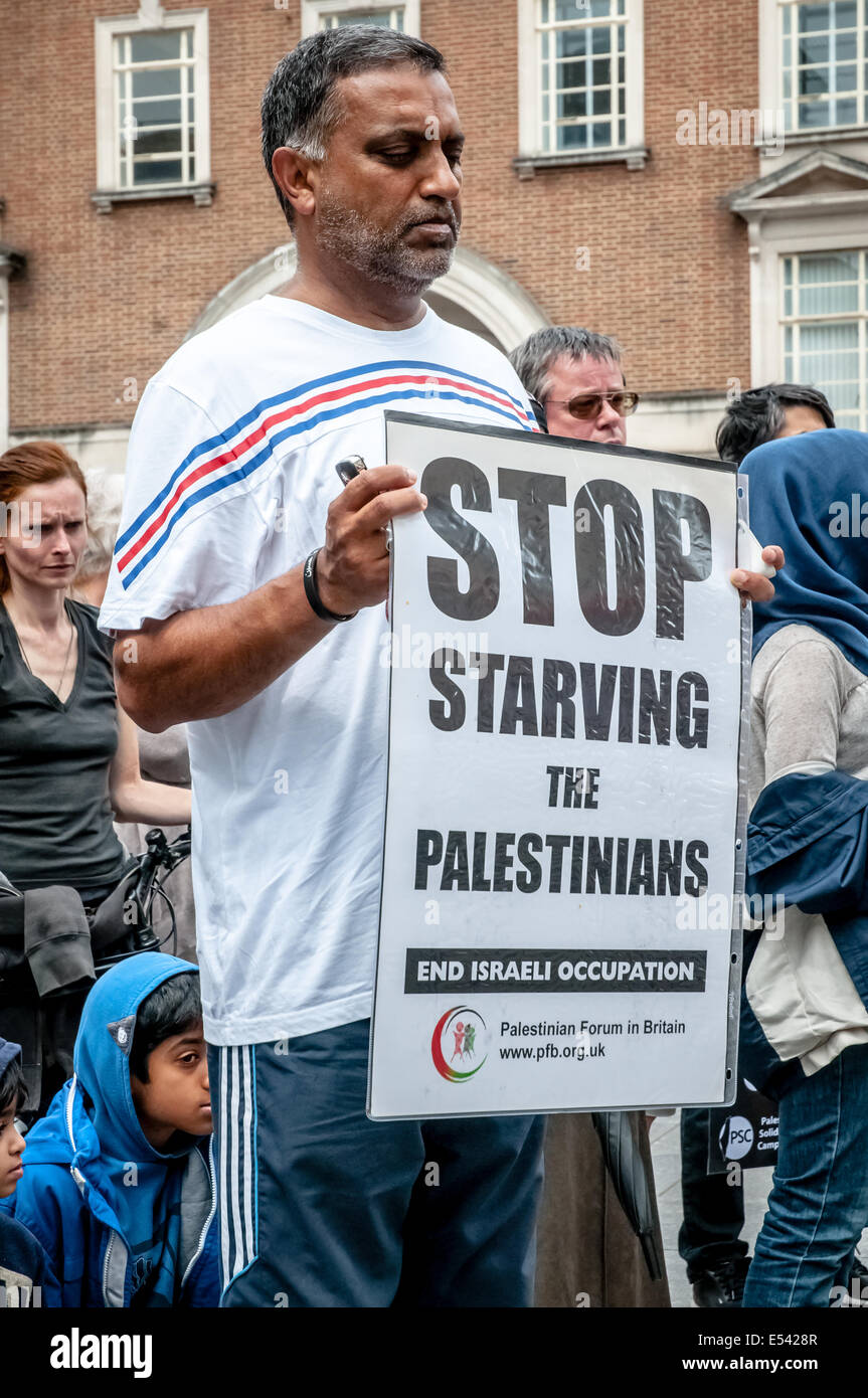 Stop starving the palestinians hi-res stock photography and images - Alamy
