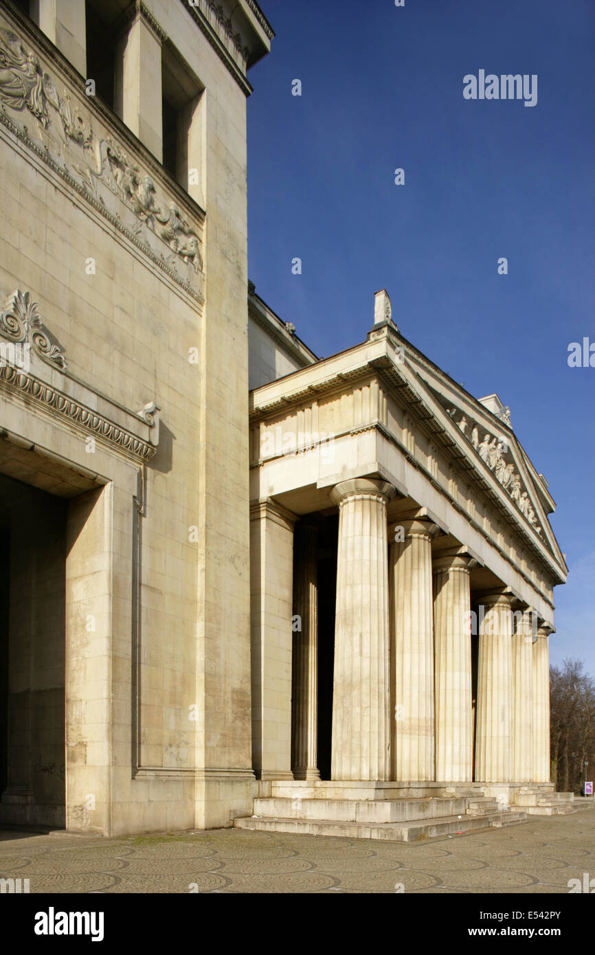 The Propylaen city gateway, Konigsplatz, Munich, Germany Stock Photo ...