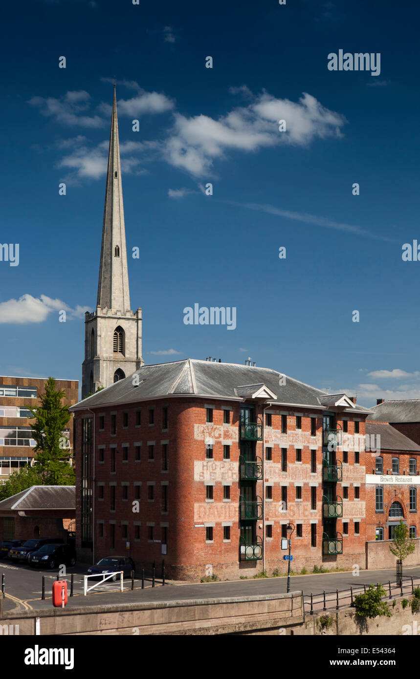 UK, England, Worcestershire, Worcester, South Quay, St Andrew’s spire ...