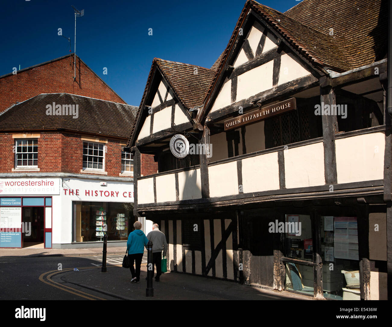 UK, England, Worcestershire, Worcester, Trinity Street, Queen Elizabeth ...