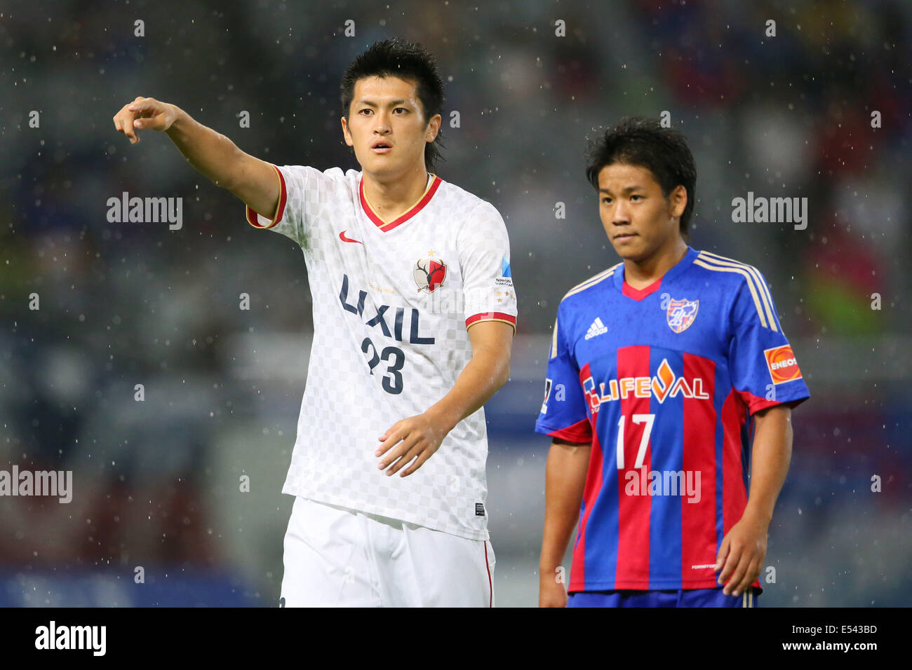 NACK5 Stadium Omiya, Saitama, Japan. 19th July, 2014. (L-R) Naomichi Ueda (Antlers), Hiroki ...