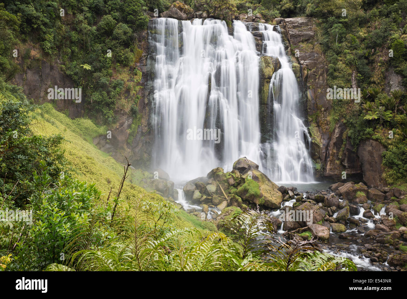 Tawarau river hi-res stock photography and images - Alamy