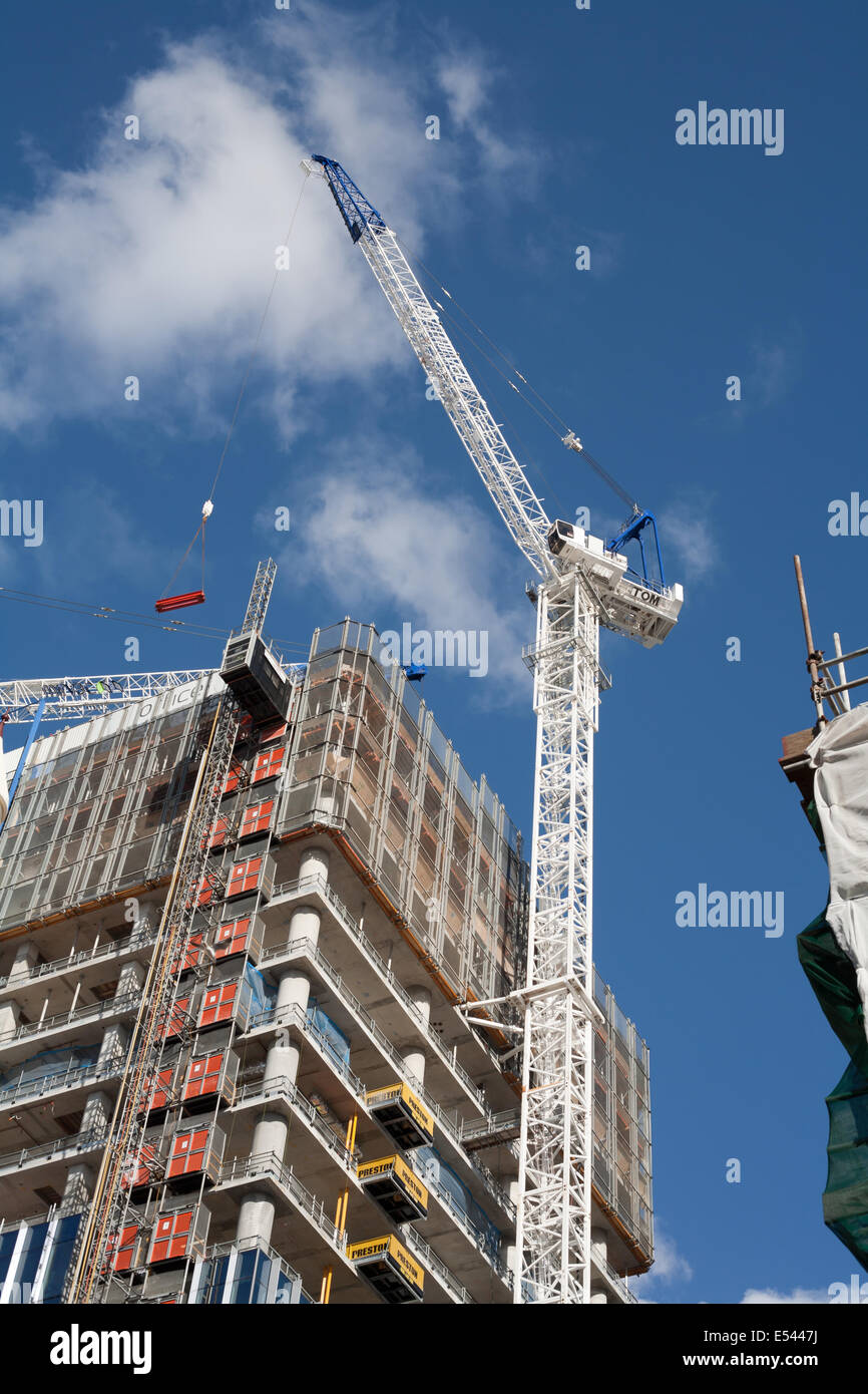 Crane used in construction building hi-res stock photography and images ...