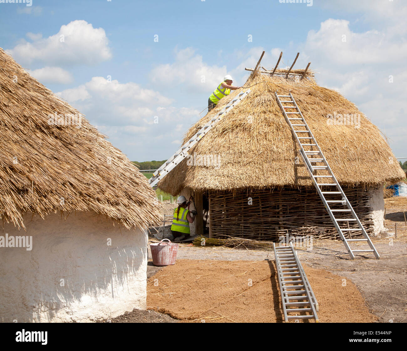 Buildings of replica Neolithic huts at the Stonehenge site Stock Photo ...