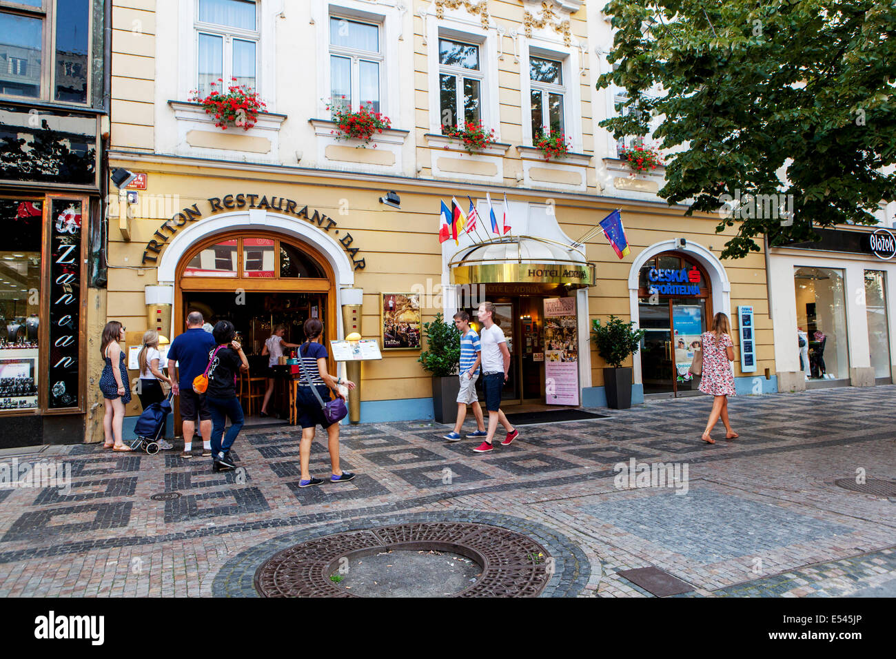 Vaclavske namesti wenceslas square prague czech republic people ...