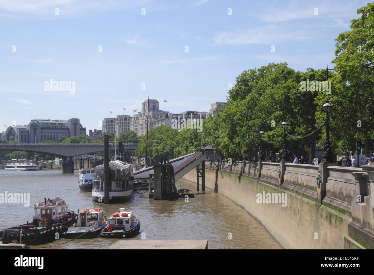 Victoria embankment hi-res stock photography and images - Alamy