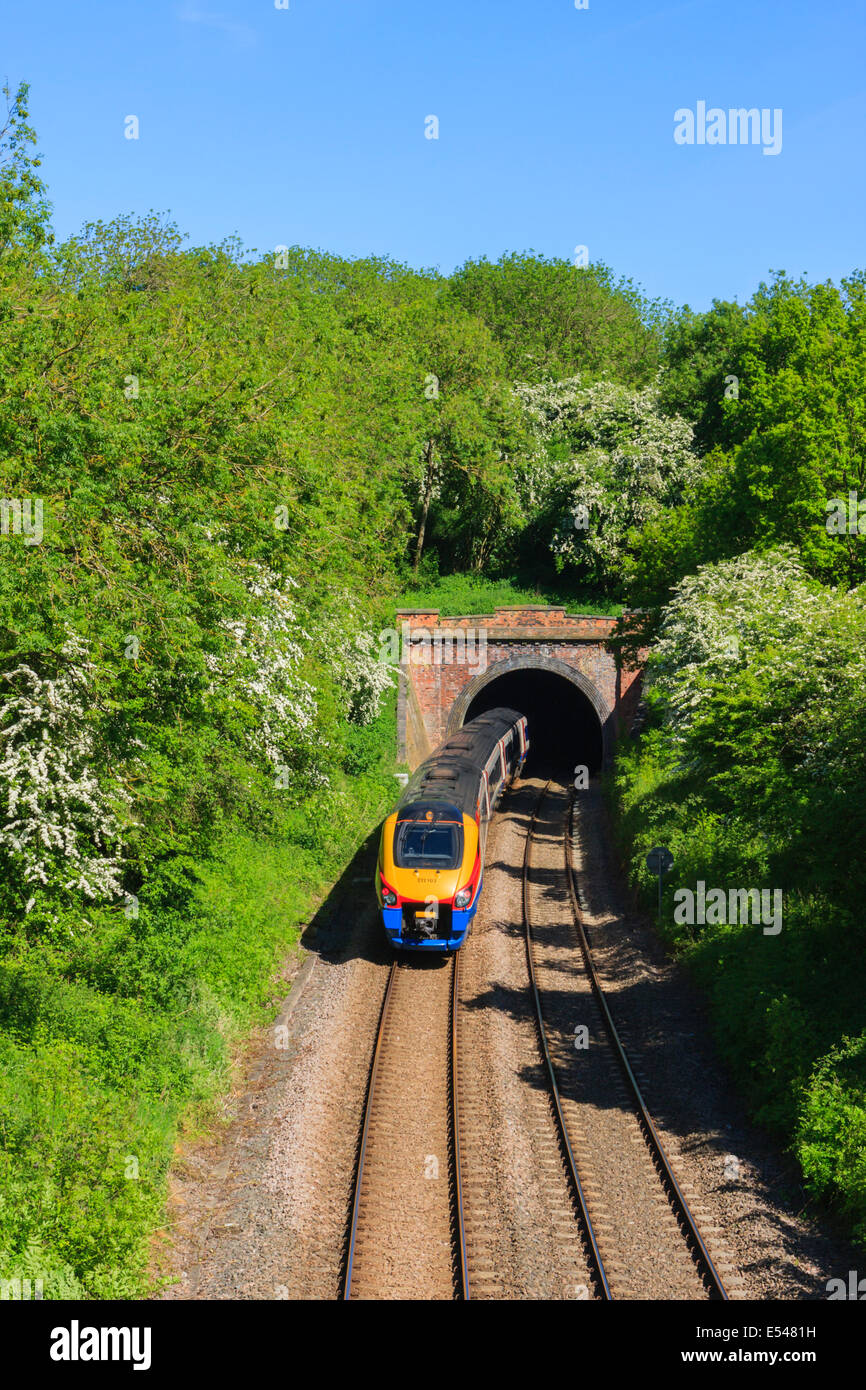 East Midland Trains class 222 Meridian locomotive entering Wing tunnel ...