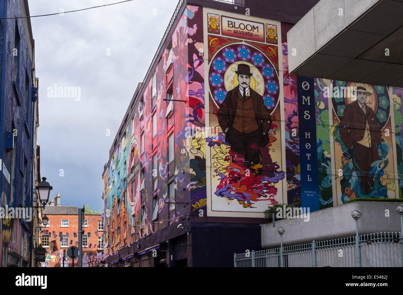 Mural blooms hotel temple bar dublin hi-res stock photography and ...