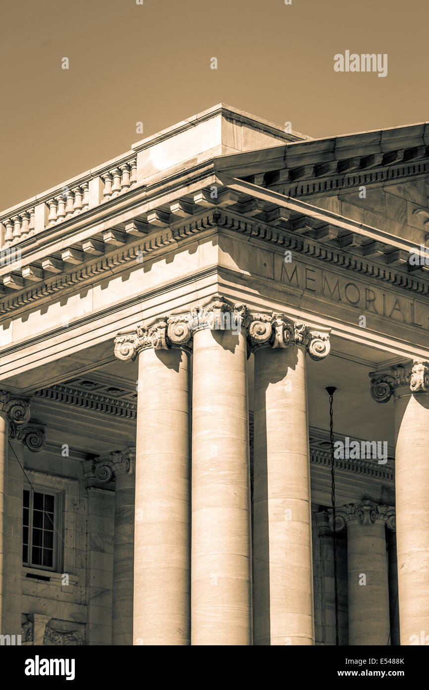 Ionic structure hi-res stock photography and images - Alamy