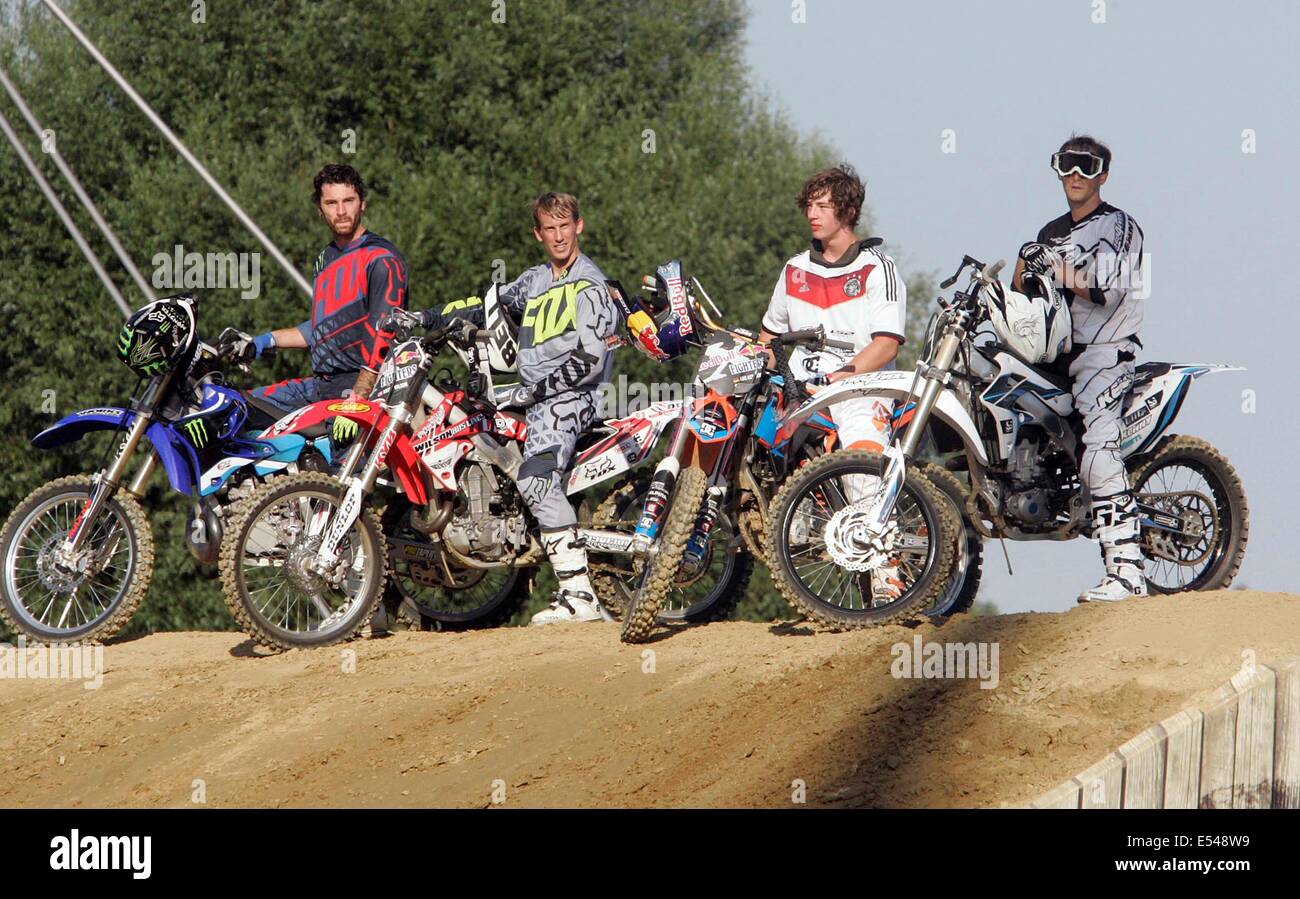 Muenchen, Germany. 19th July, 2014. from left Adam JONES/USA, Brody ...