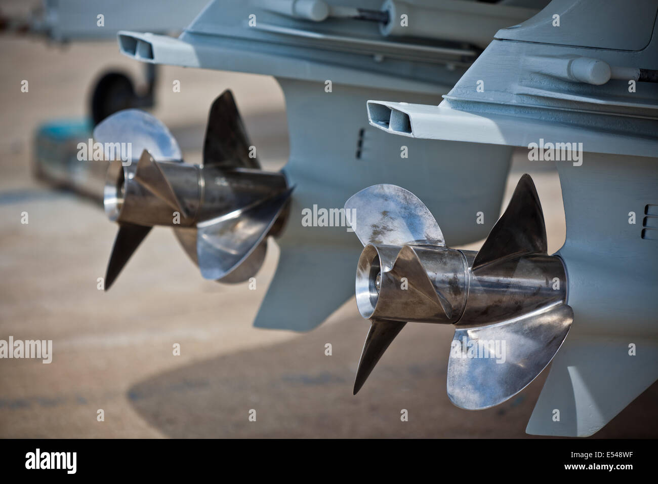 Screw engines hi-res stock photography and images - Alamy