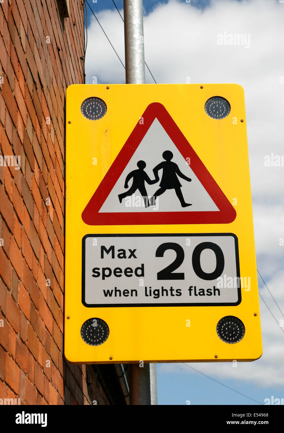 School Crossing Sign Stock Photos & School Crossing Sign Stock Images ...