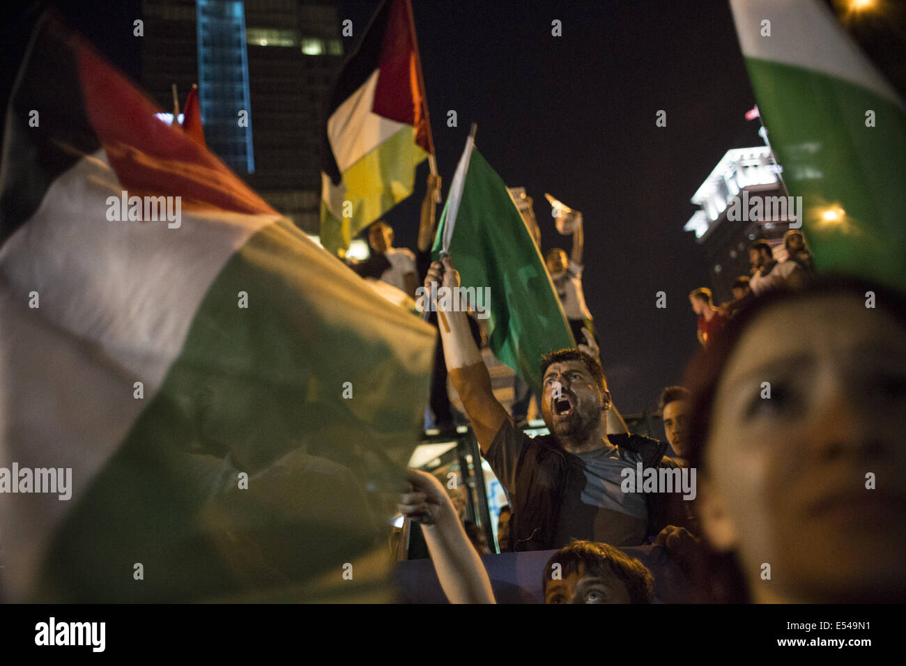 Allah akbar hi-res stock photography and images - Alamy