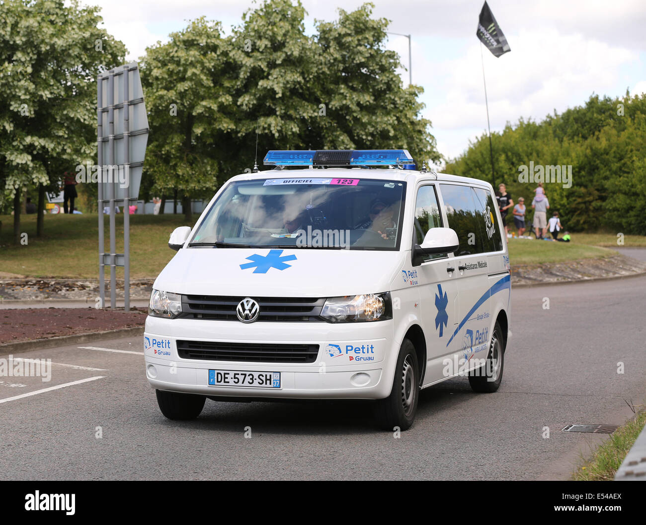 Ambulance france hi-res stock photography and images - Alamy