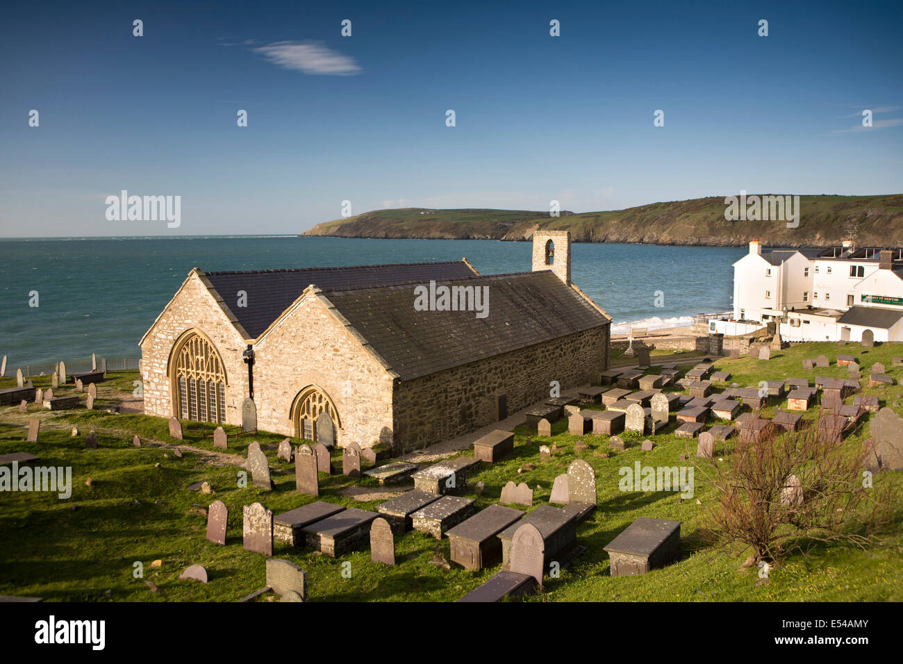 UK, Wales, Gwynedd, Lleyn peninsula, Aberdaron, St Hywyn’s Church and ...
