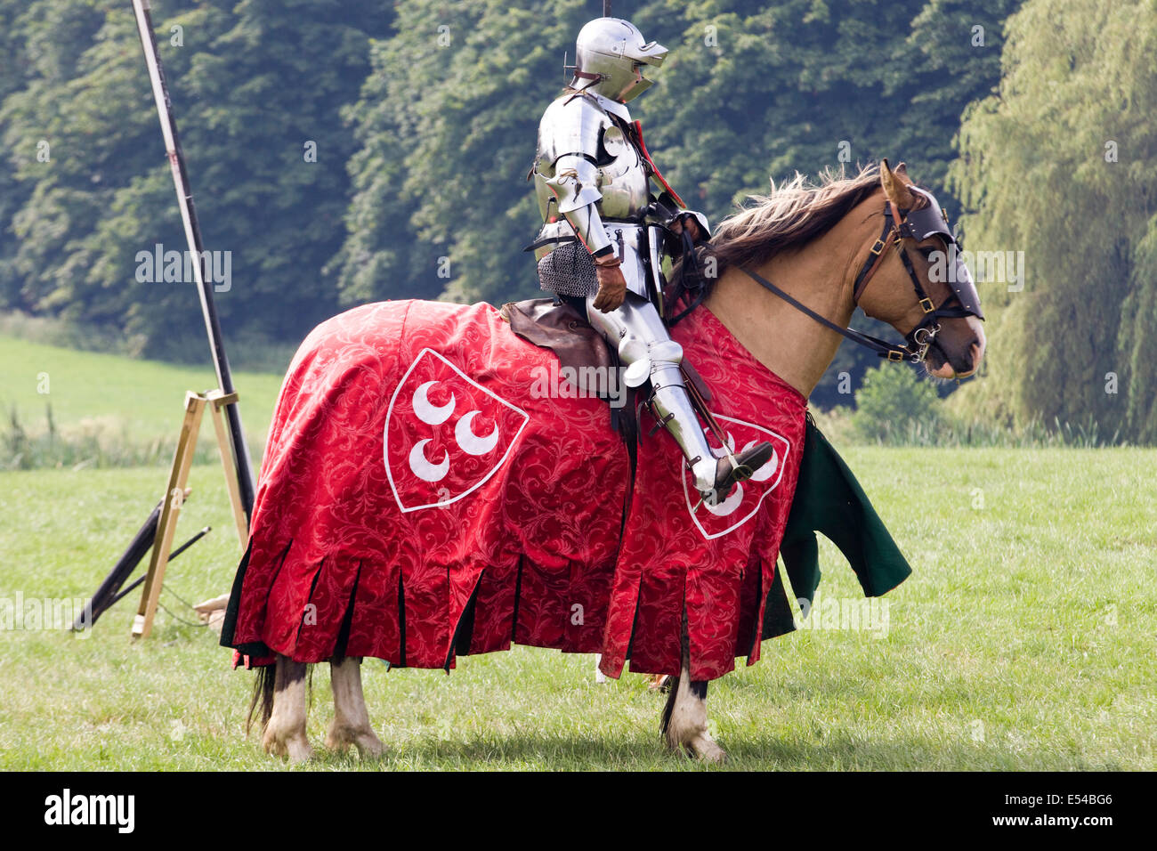 Medieval jousting hi-res stock photography and images - Alamy