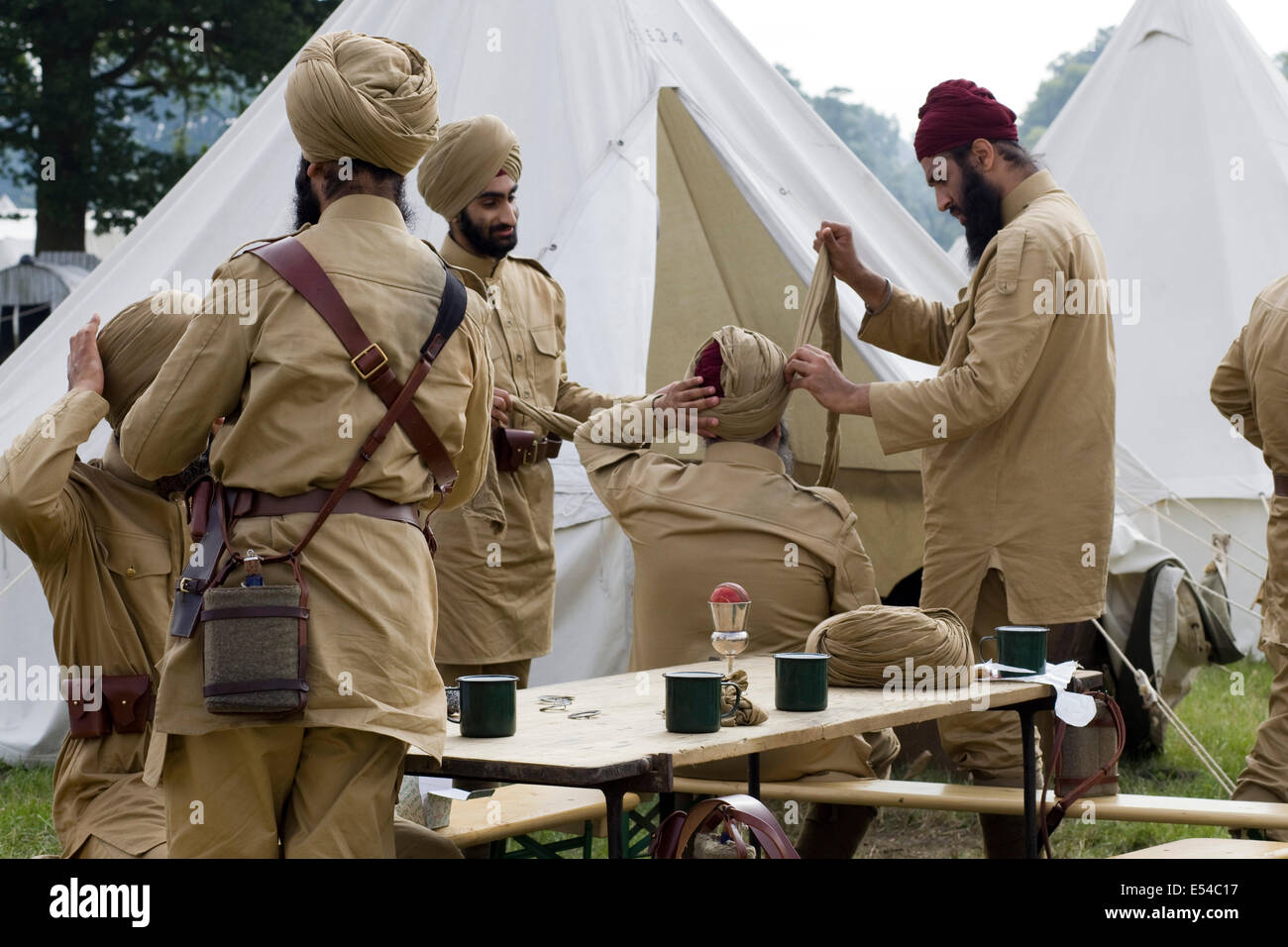 British Indian Army putting on turbans Stock Photo - Alamy