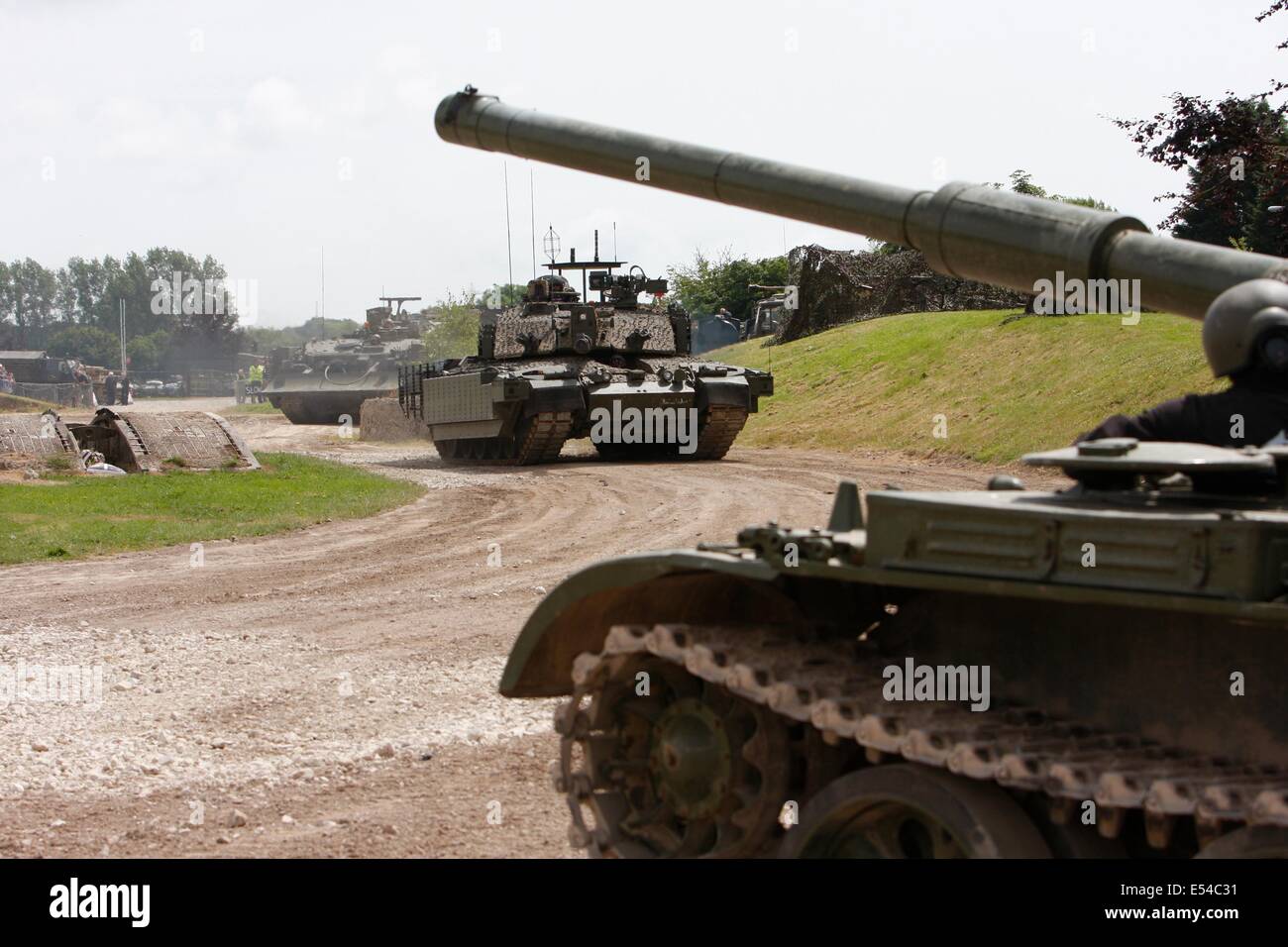 British army challenger 2 battle tank hi-res stock photography and ...