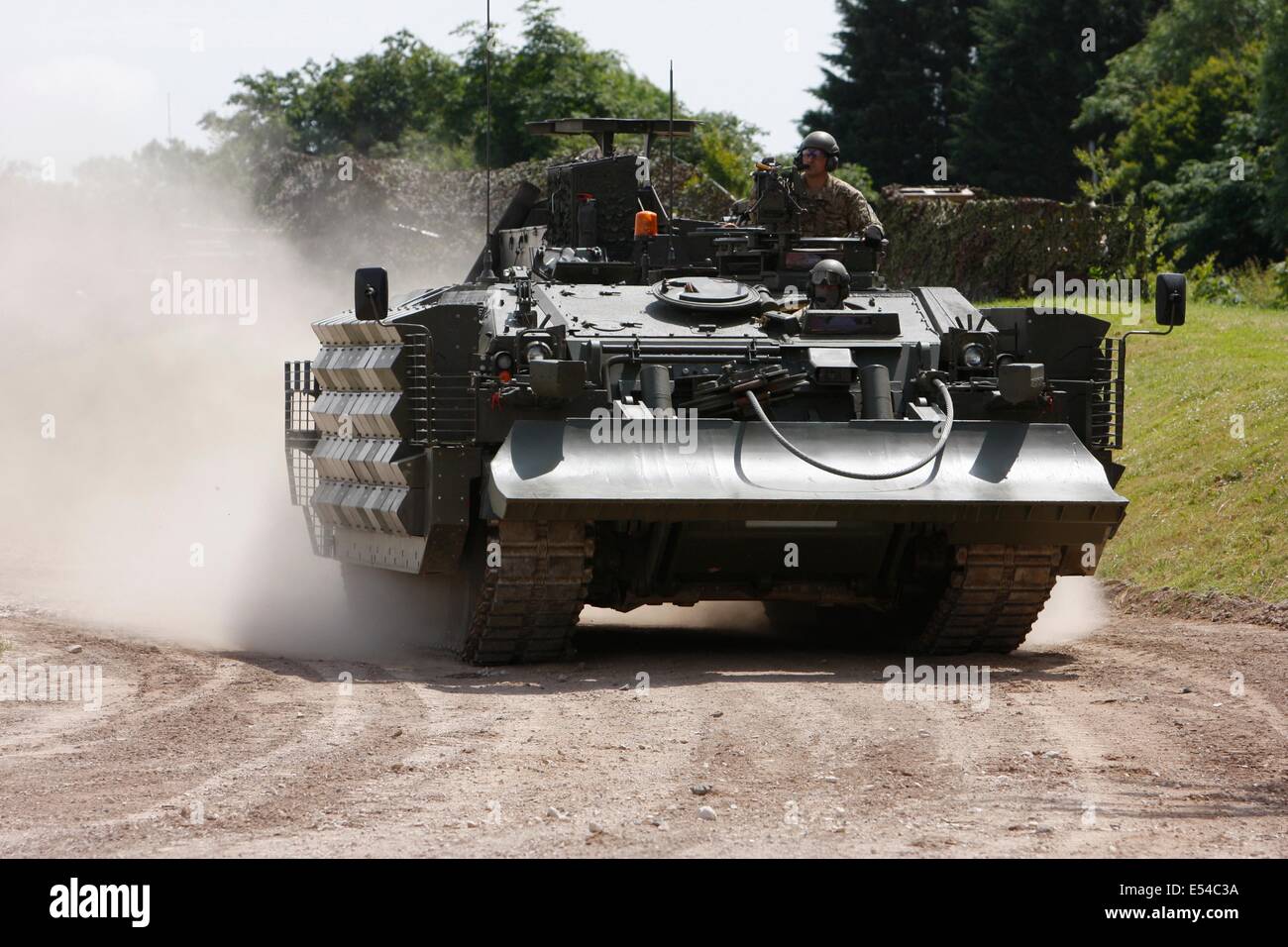 CRARRV Challenger Armoured Repair and Recovery Vehicle TES - Bovington ...