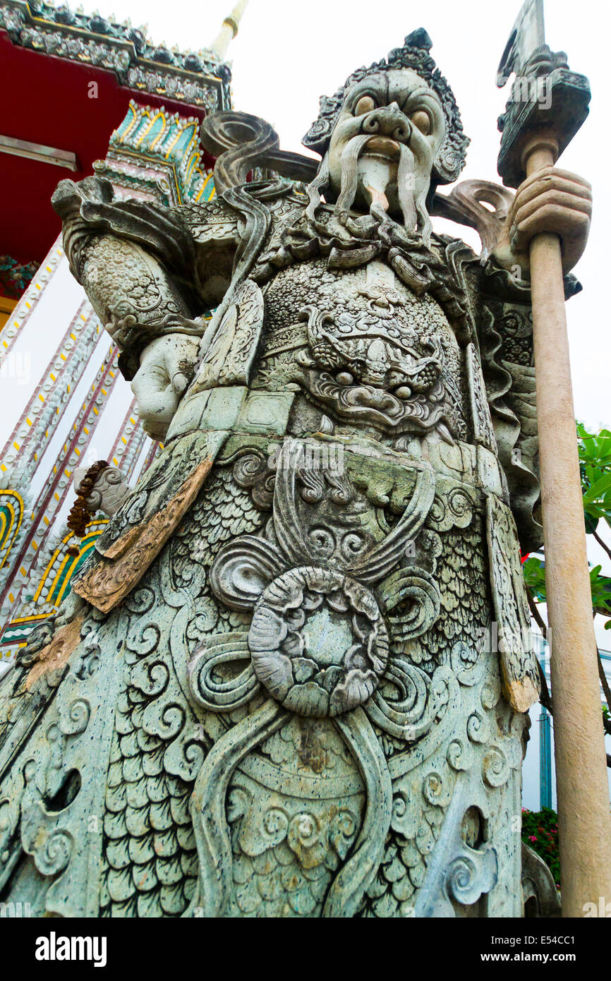 Giant stone statues hi-res stock photography and images - Alamy