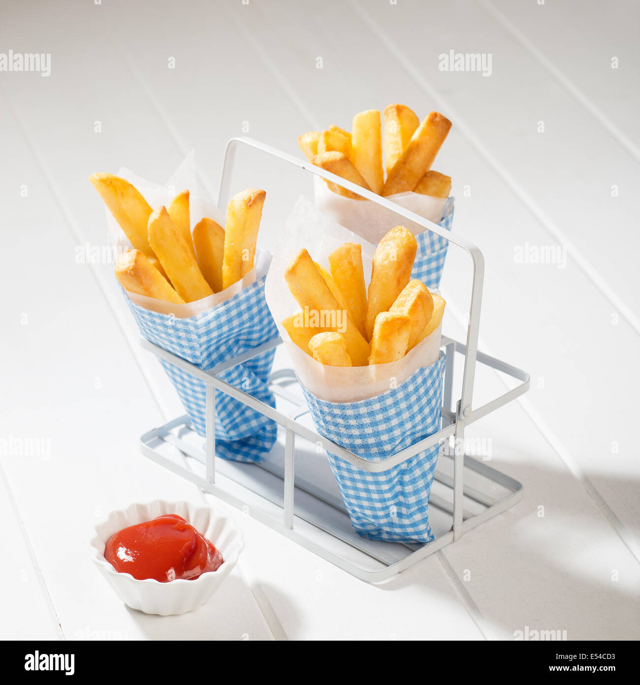 Cone of fries hi-res stock photography and images - Alamy