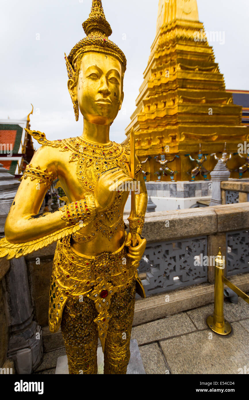 Golden kinnara statues hi-res stock photography and images - Alamy