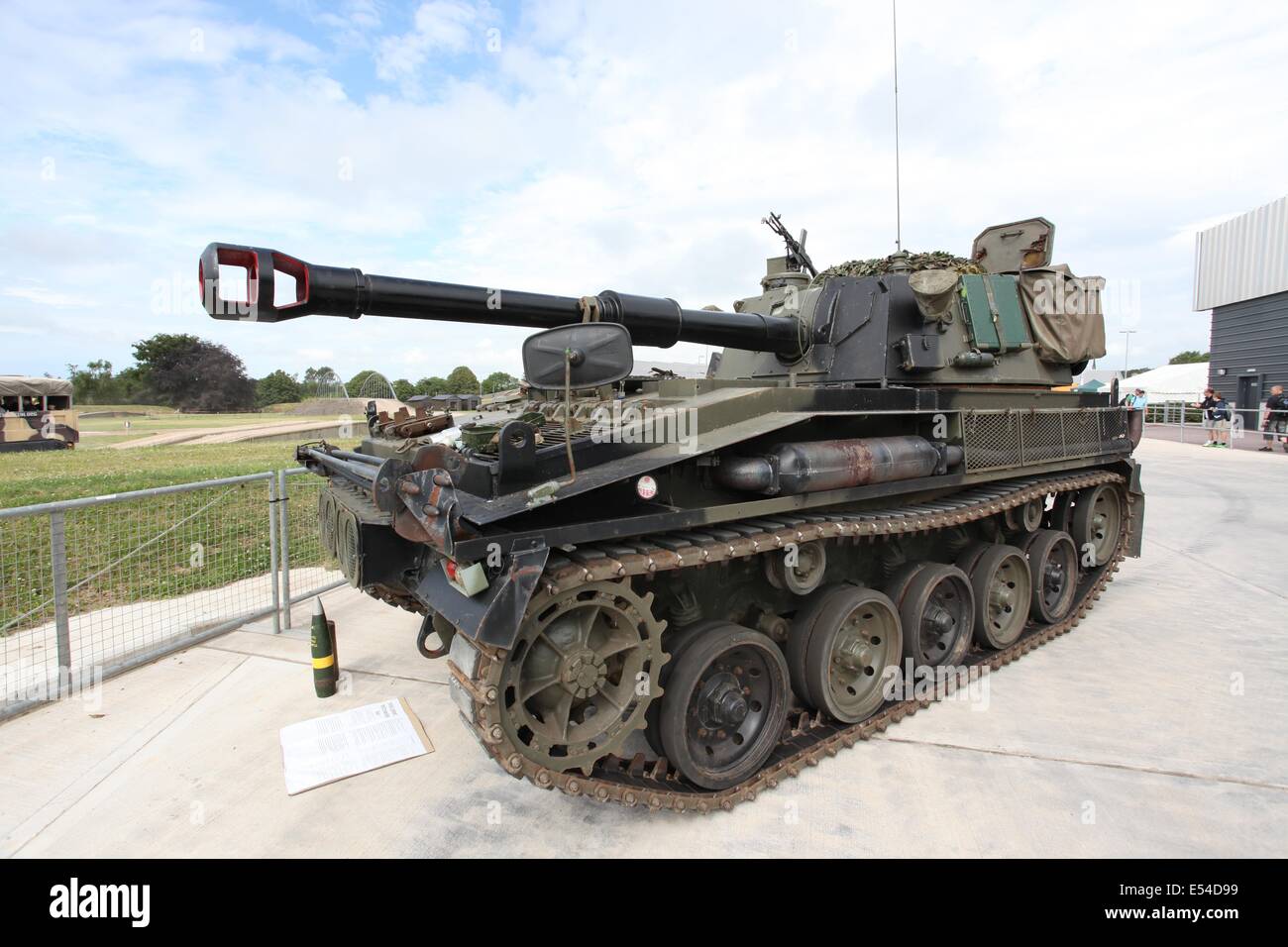 FV433 Abbot self propelled gun - Bovington Tankfest 2014 Stock Photo ...