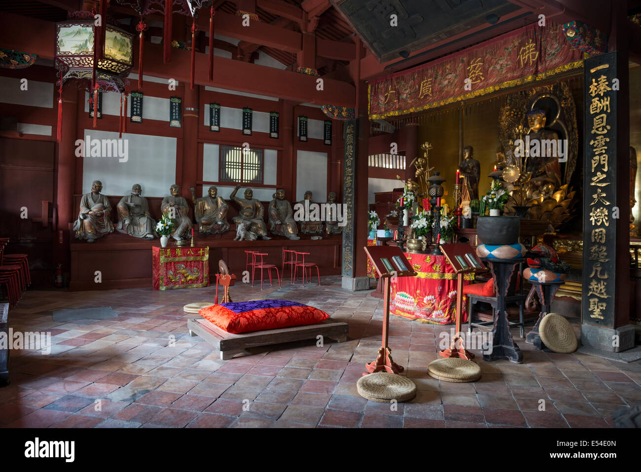 Japanese Buddhist Altar Stock Photos & Japanese Buddhist Altar Stock ...