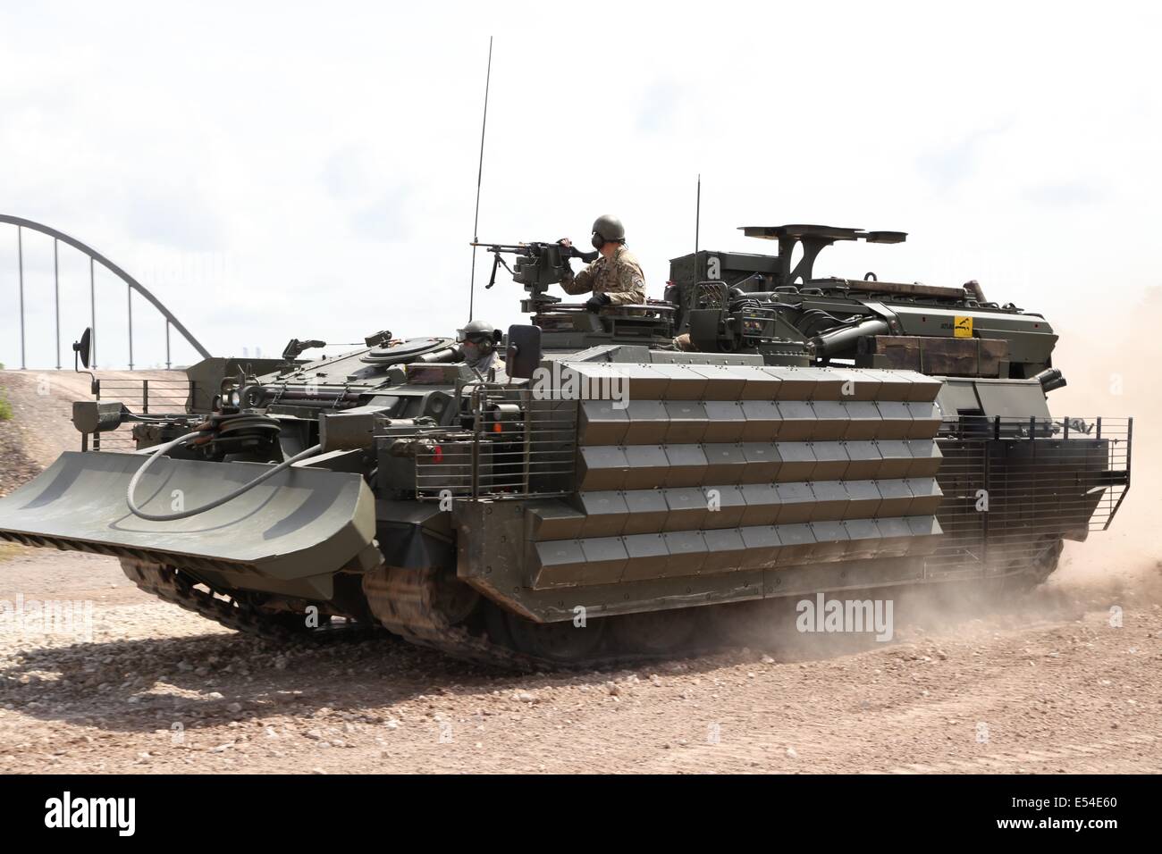 CRARRV Challenger Armoured Repair and Recovery Vehicle TES - Bovington ...