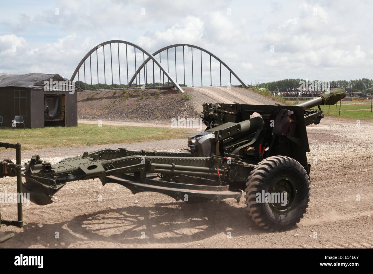 British Morris C8 Artillery Tractor and 25 Pounder Gun - Bovington ...