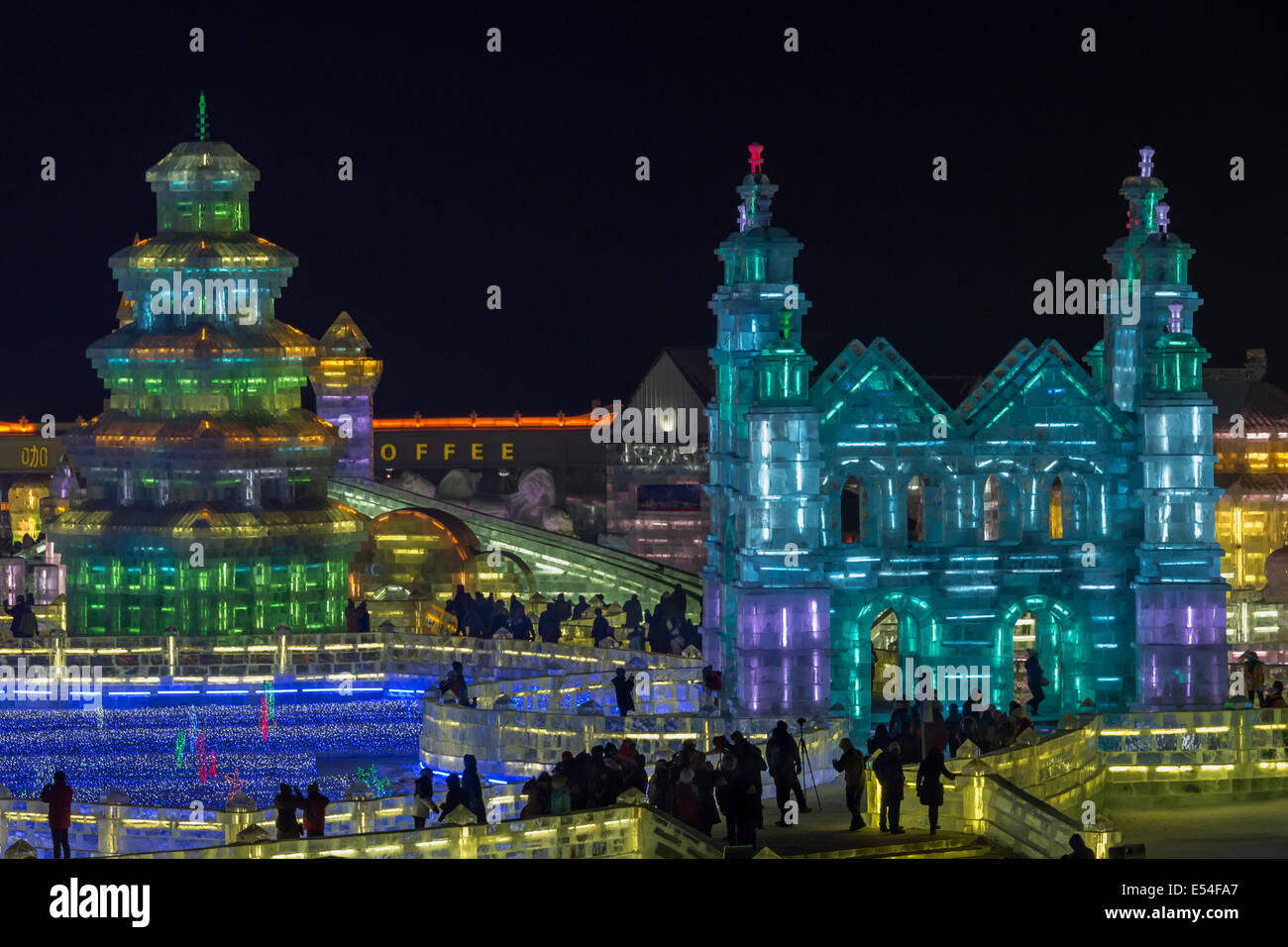 Lights crowds festival night hi-res stock photography and images - Alamy