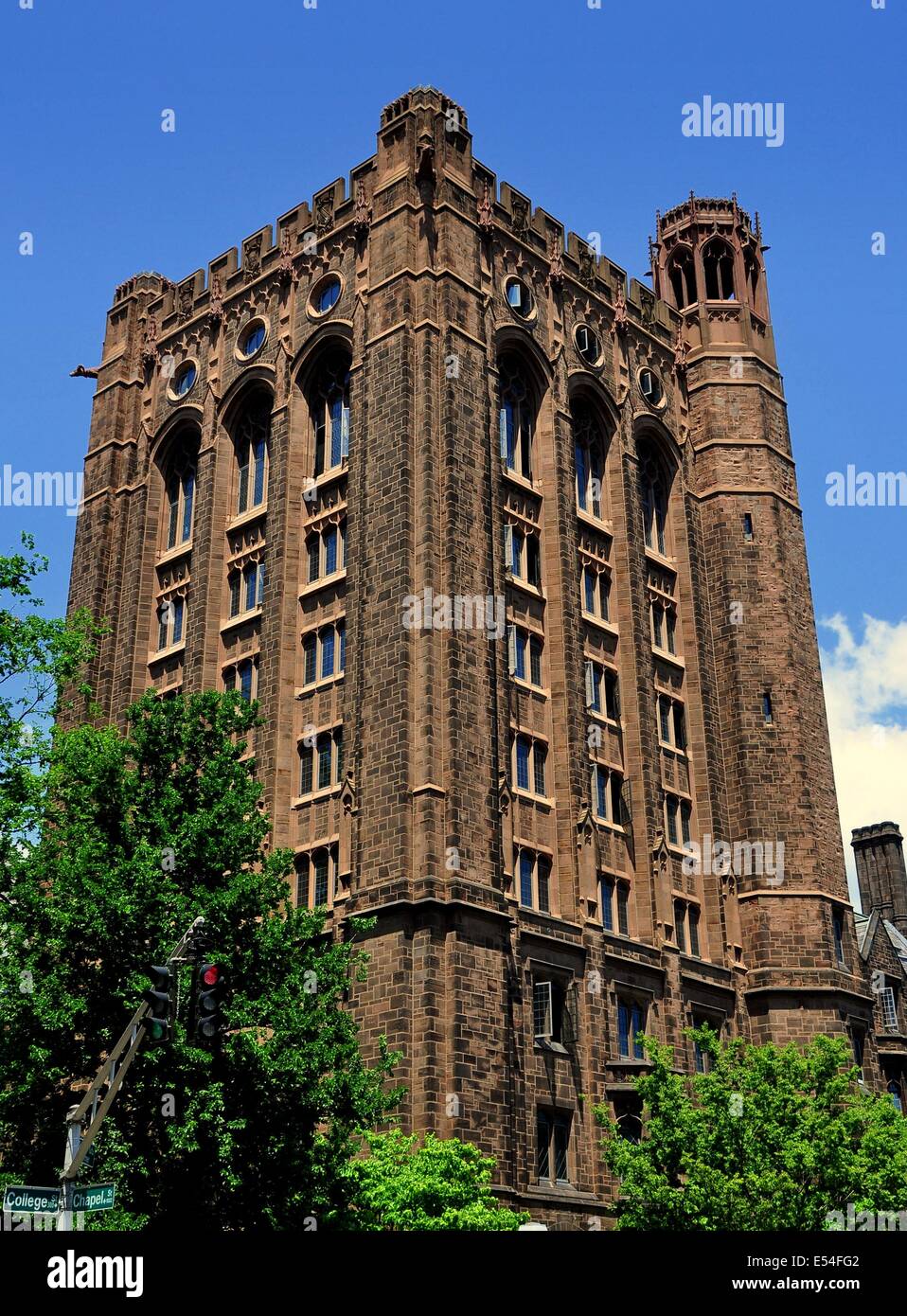 NEW HAVEN, CONNECTICUT: Yale University's massive Welch Hall tower on ...