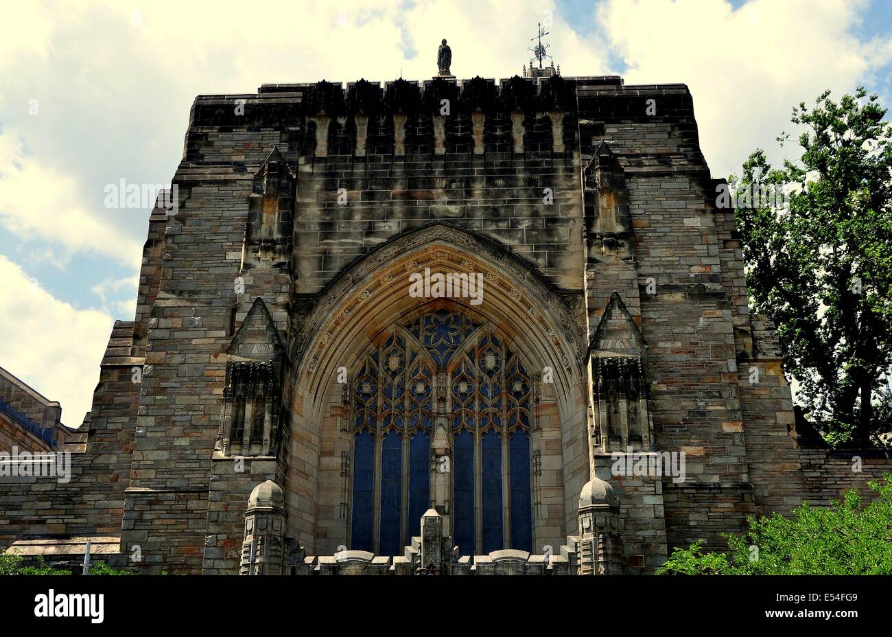 NEW HAVEN, CONNECTICUT: The Sterling Library at Yale University Stock ...