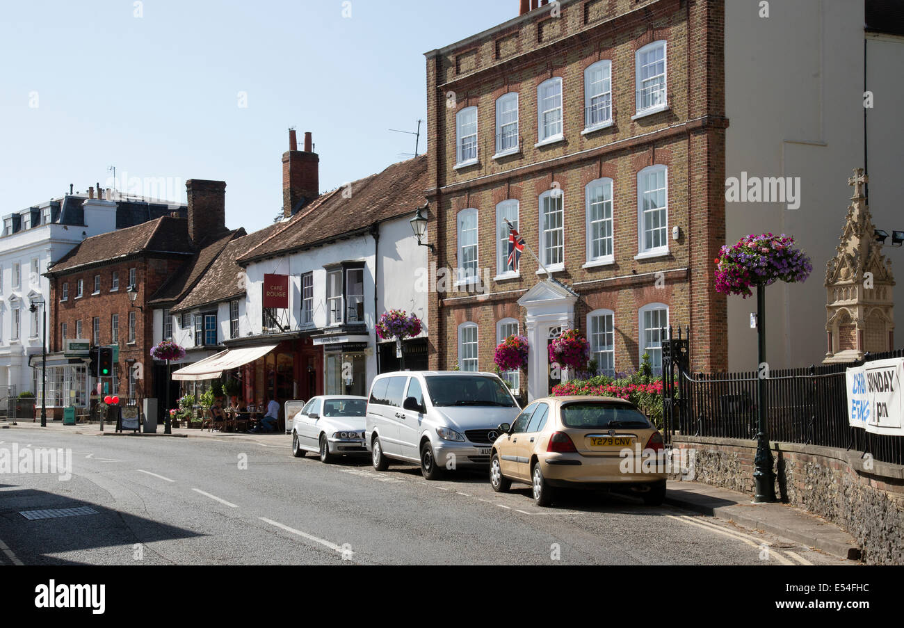 Henley high street hi-res stock photography and images - Alamy