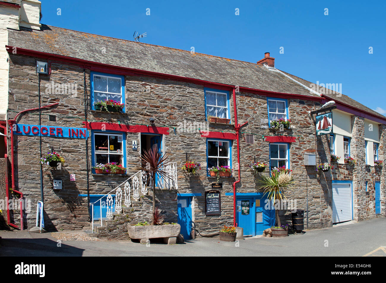 Traditional Pub Cornwall Stock Photos & Traditional Pub Cornwall Stock ...