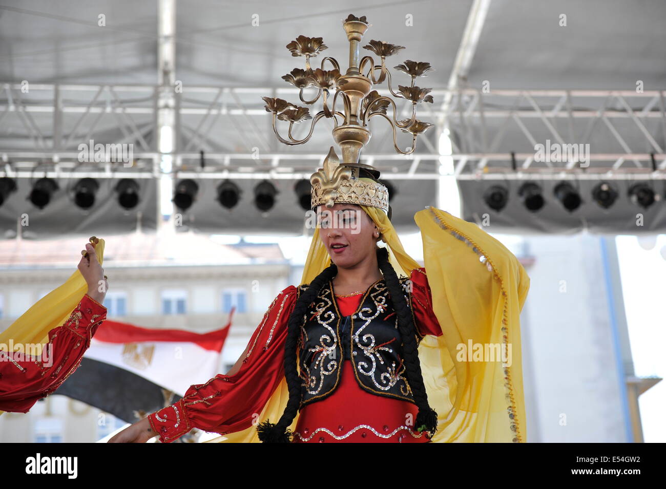 Members of folk groups Egyptian National Folklore Troupe from Egypt ...