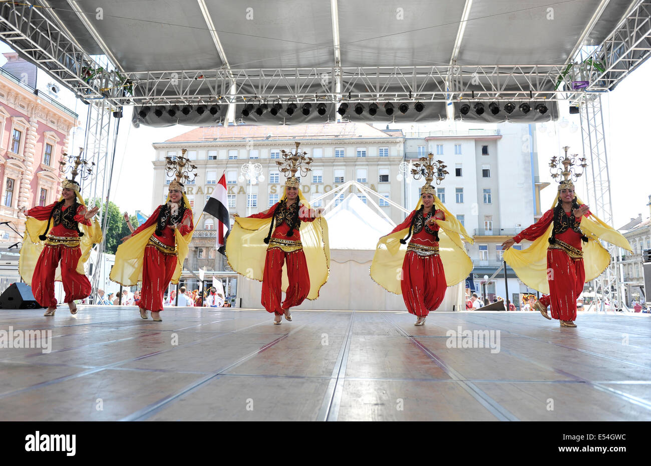Members of folk groups Egyptian National Folklore Troupe from Egypt ...