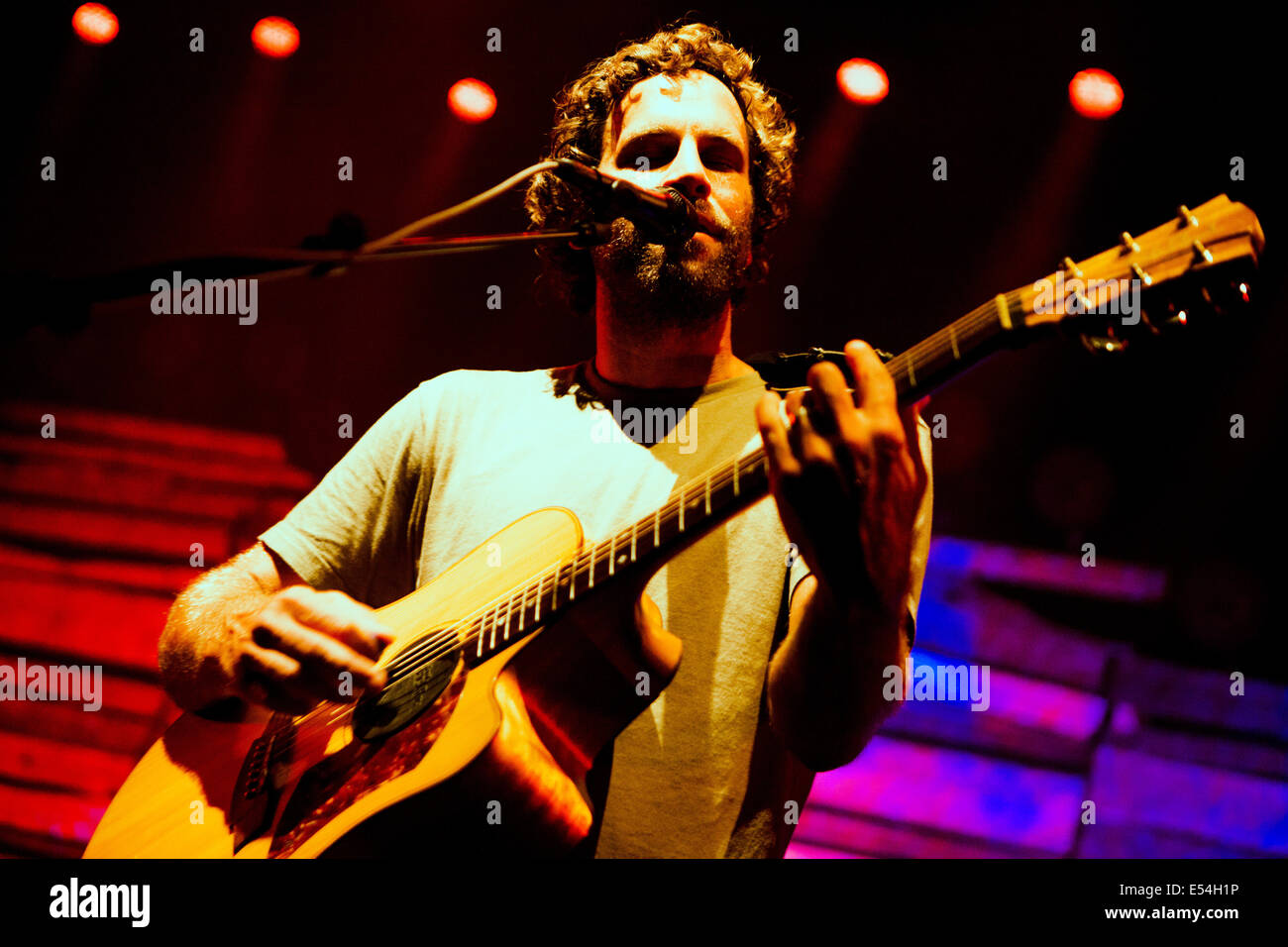 Hammersmith apollo audience hi-res stock photography and images - Alamy
