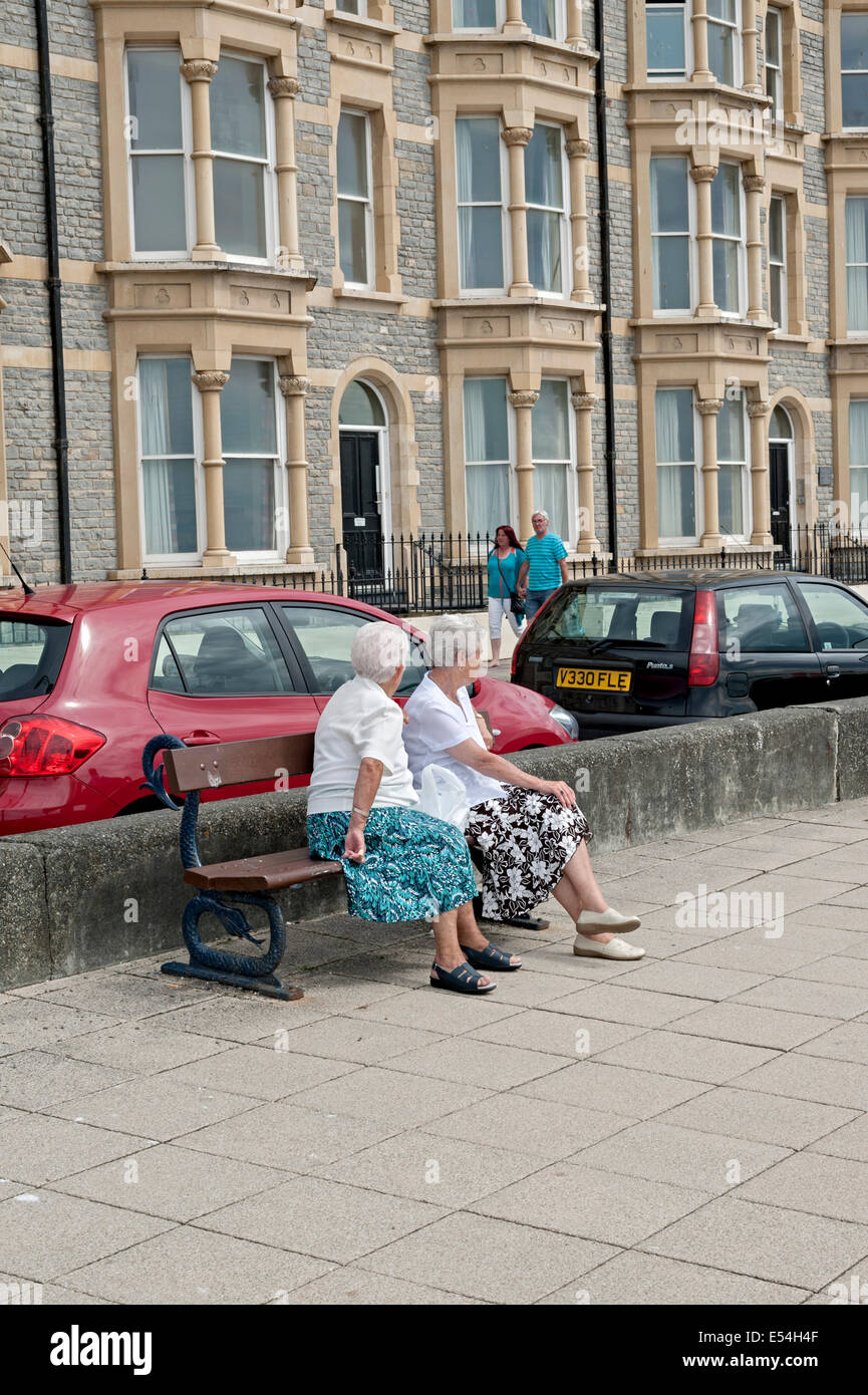 Two old ladies on the beach hi-res stock photography and images - Alamy