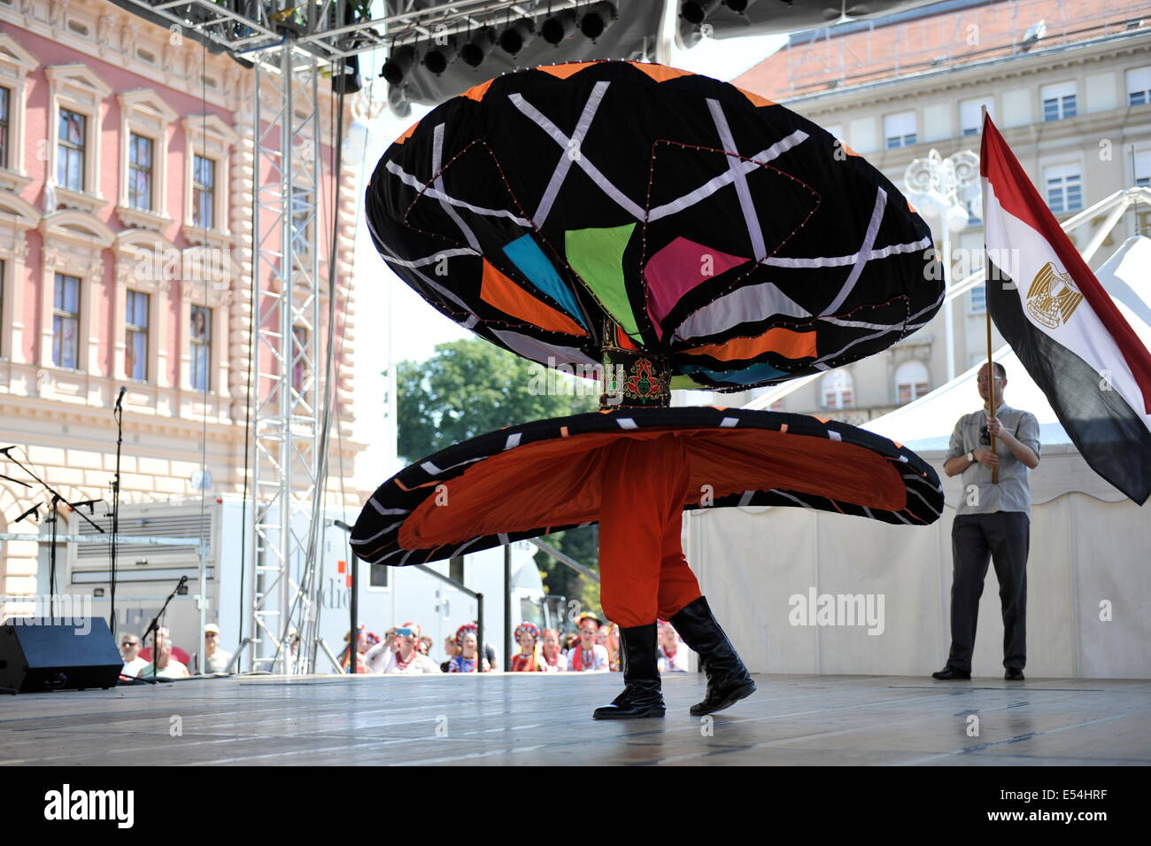 Members of folk groups Egyptian National Folklore Troupe from Egypt ...