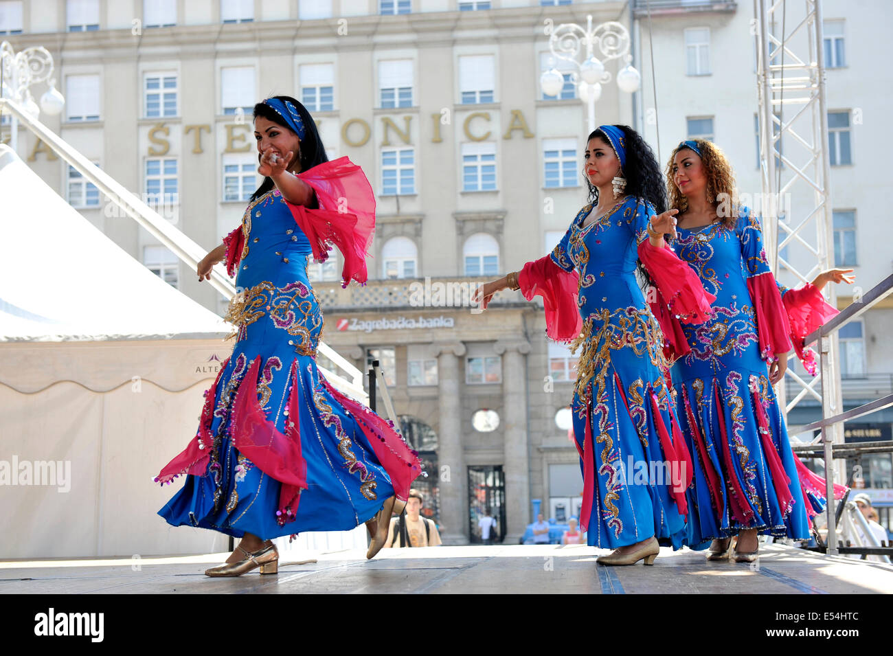 Members of folk groups Egyptian National Folklore Troupe from Egypt ...