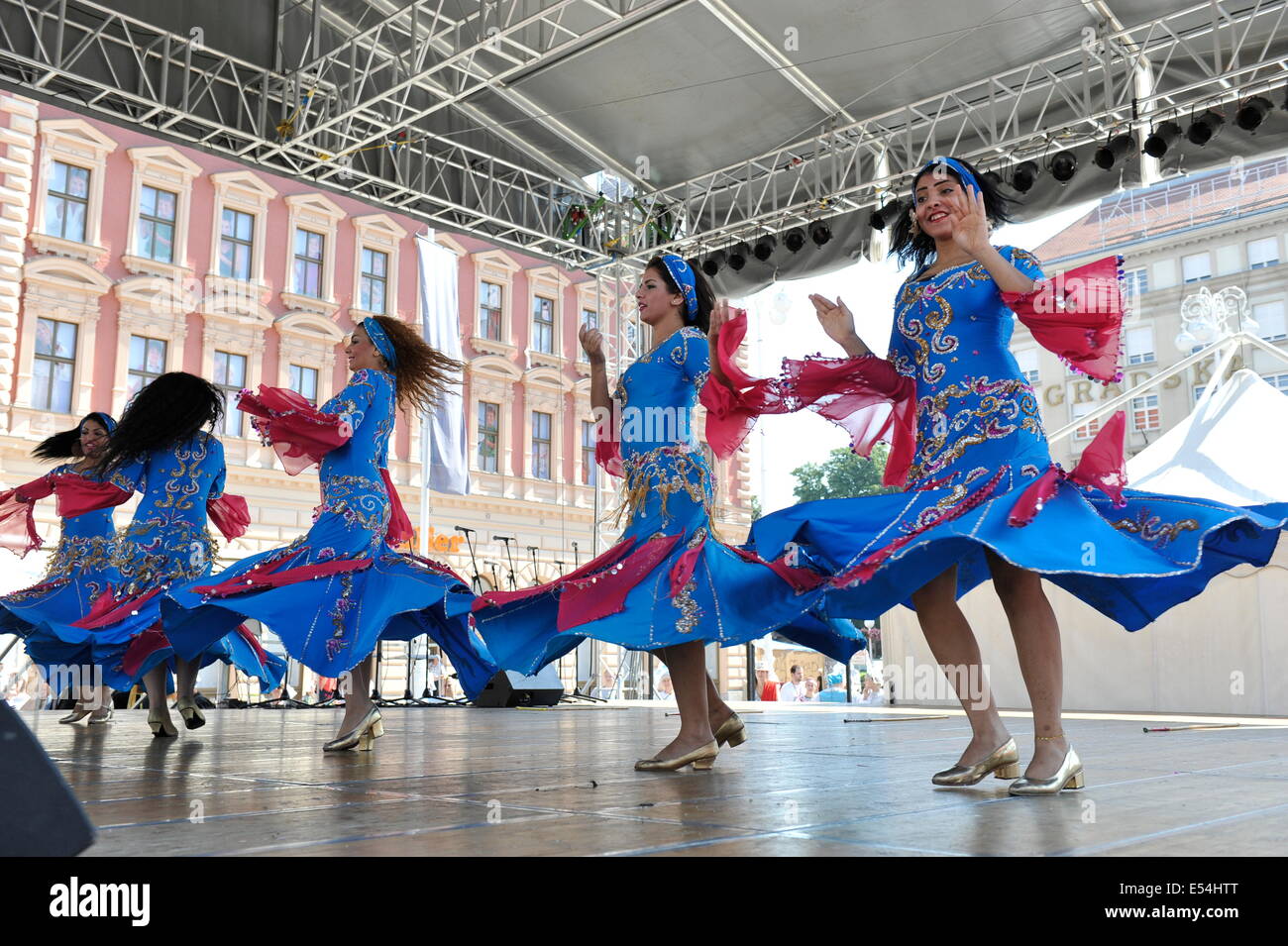 Members of folk groups Egyptian National Folklore Troupe from Egypt ...