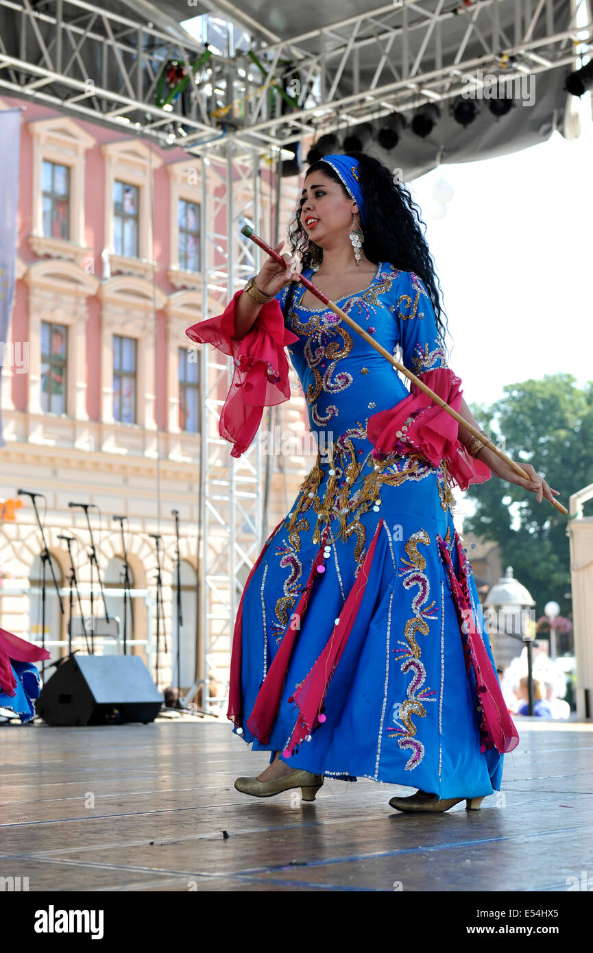 Members of folk groups Egyptian National Folklore Troupe from Egypt ...