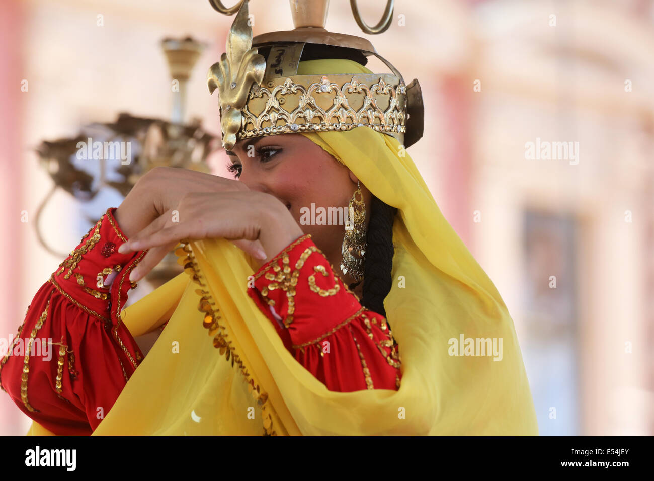 Members of folk groups Egyptian National Folklore Troupe from Egypt ...